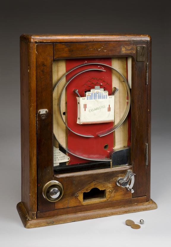 Wall mounted amusement arcade machine | Science Museum Group Collection