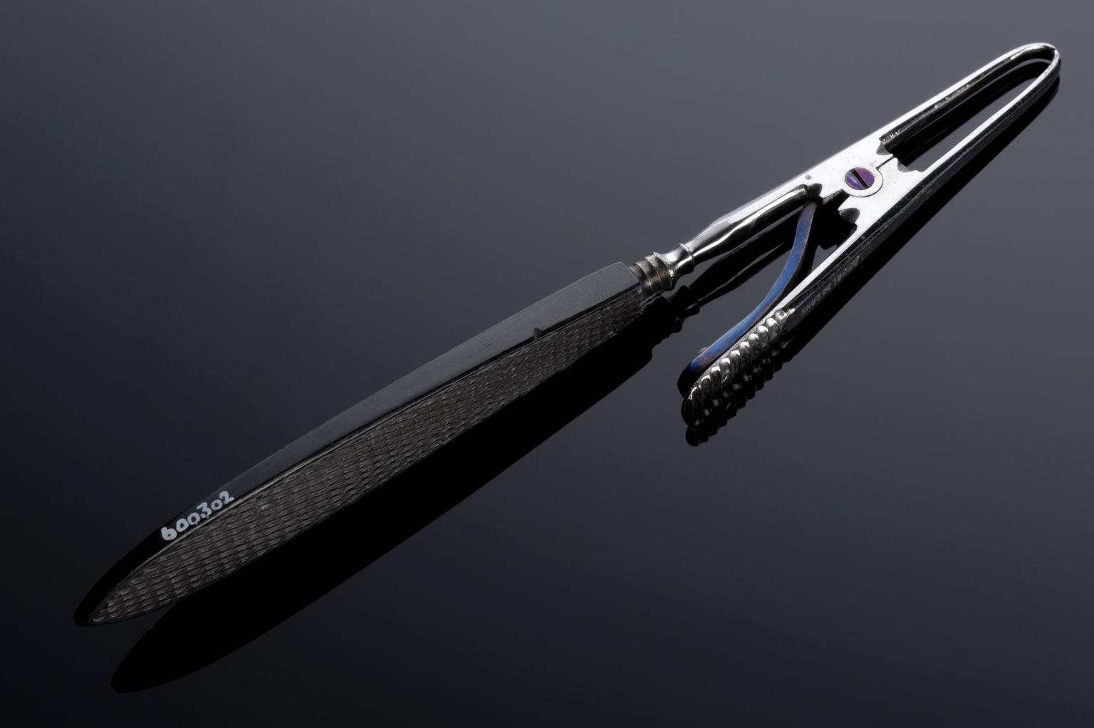 Assalini-type artery forceps, London, England, 1866-1900 | Science ...