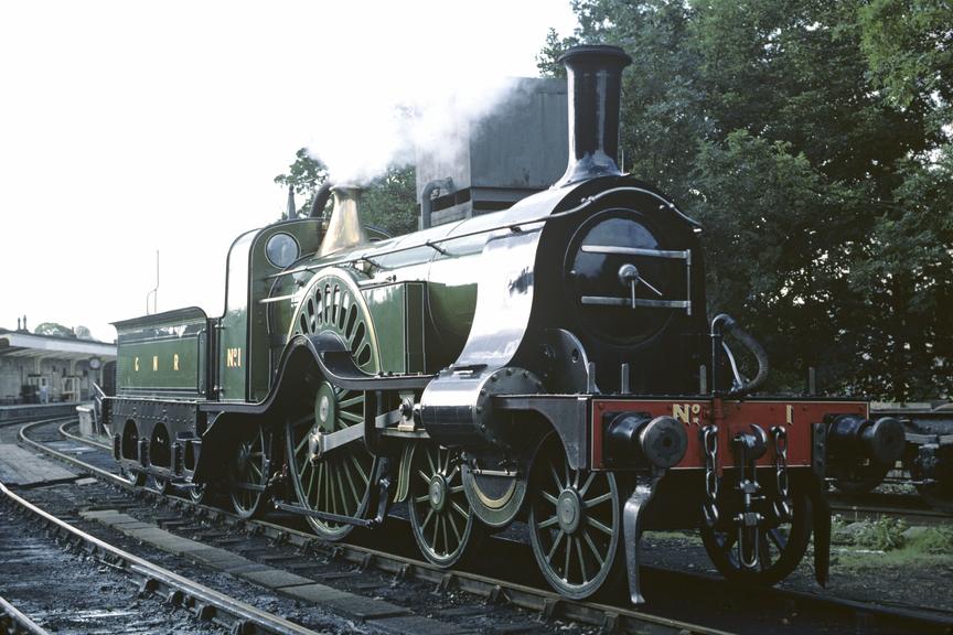 Great Northern Railway 4-2-2 locomotive Stirling Single | Science ...