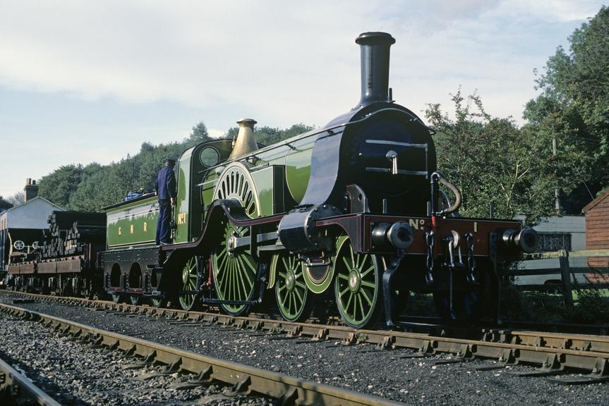 Great Northern Railway 4-2-2 locomotive Stirling Single | Science ...