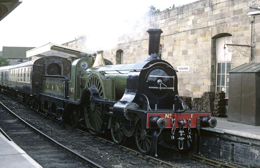 Great Northern Railway 4-2-2 locomotive Stirling Single | Science ...