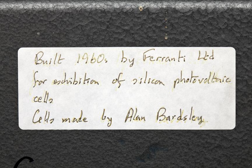 Silicone solar cell demonstration unit | Science Museum Group Collection