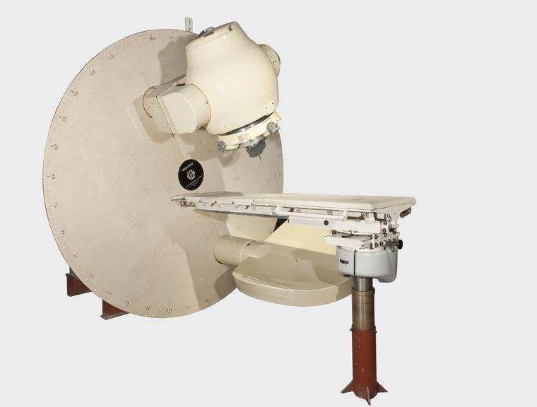 "Mobaltron 10000" cobalt teletherapy machine for radiotherapy | Science ...