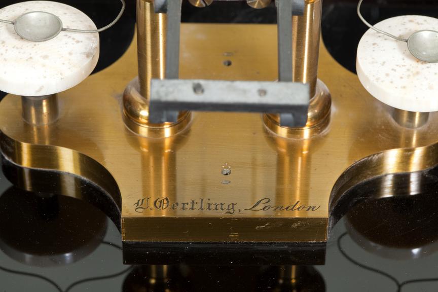 chemical balance | Science Museum Group Collection