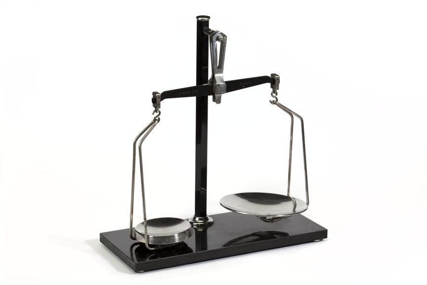 Chemists' Beam Scale | Science Museum Group Collection