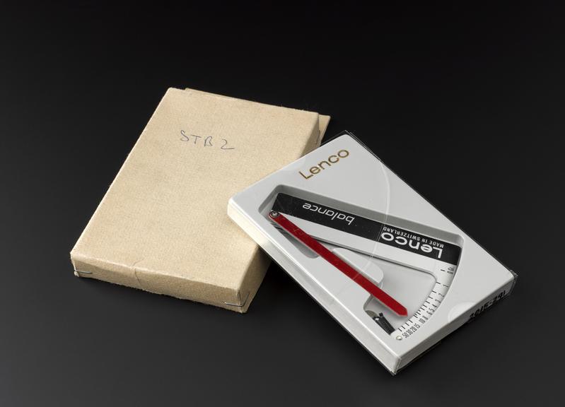 Balance for measuring the pressure weight of pick-up arms | Science ...