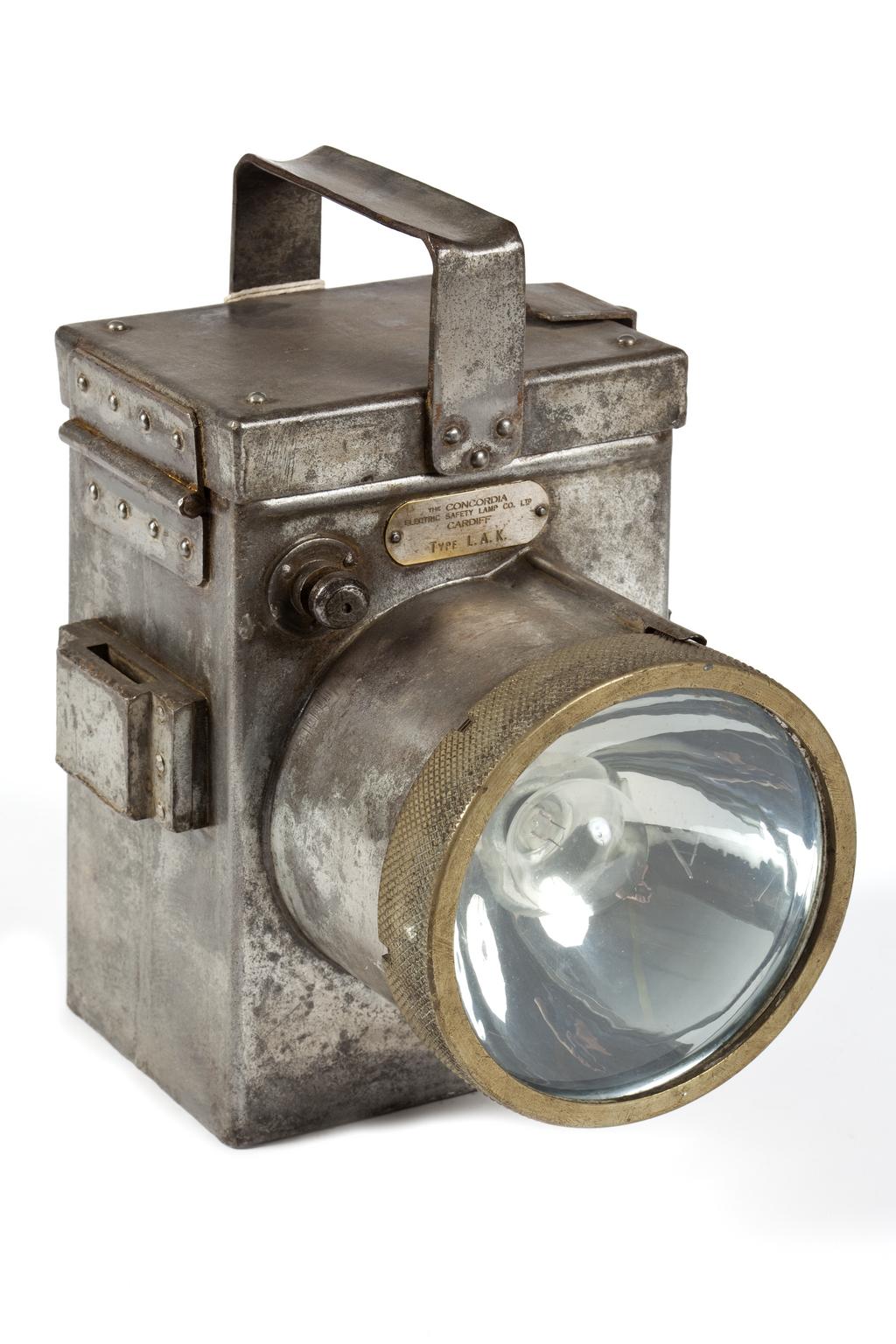 Concordia battery lantern type | Science Museum Group Collection