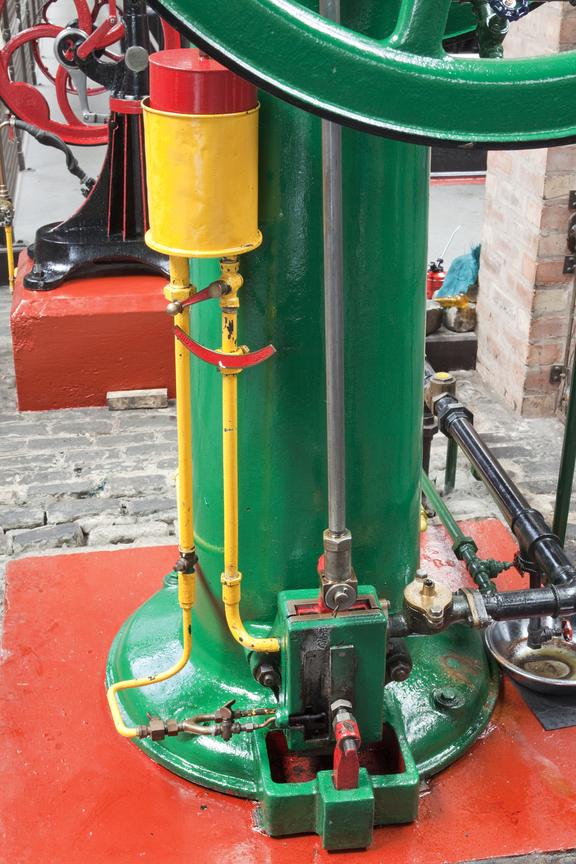 Crossley Brothers Atmospheric Gas Engine | Science Museum Group Collection