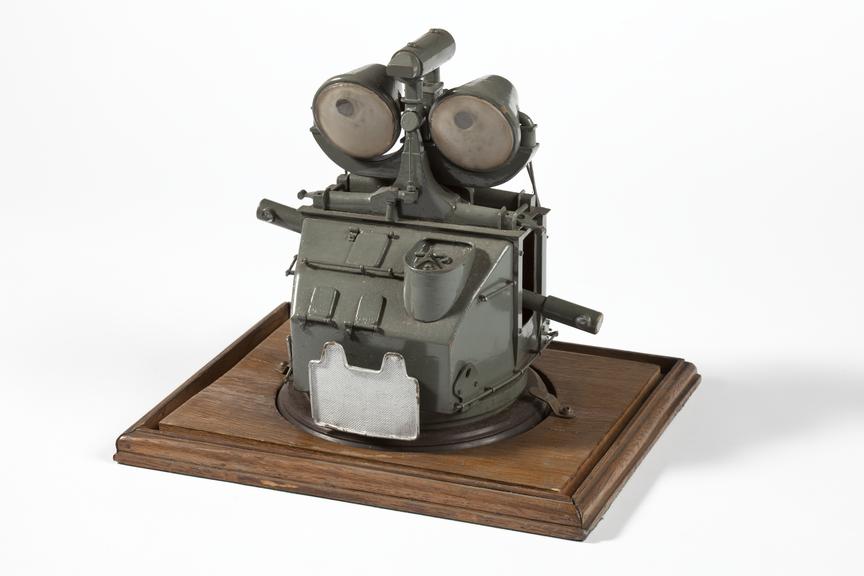 Model Searchlight | Science Museum Group Collection