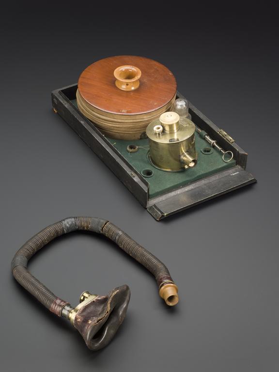 Clover-type chloroform inhaler | Science Museum Group Collection
