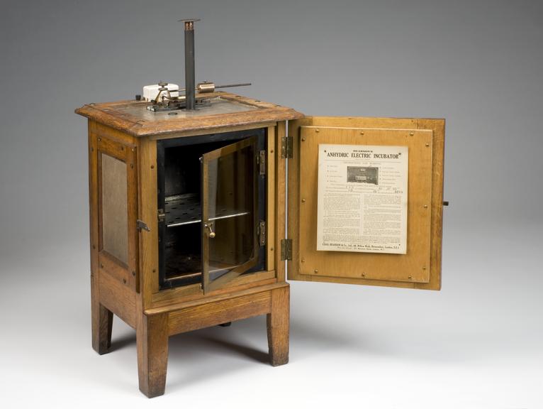 Electric incubator for laboratory use, London, England, 1901-1960 ...