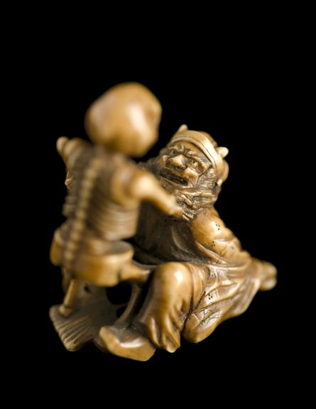 Netsuke in form of skeleton strangling man | Science Museum Group ...