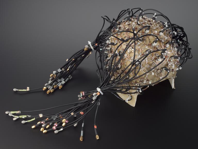 Prototype 90 channel MRI cap | Science Museum Group Collection