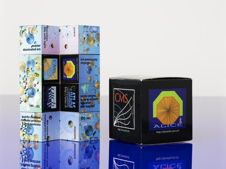 CERN folding cube | Science Museum Group Collection