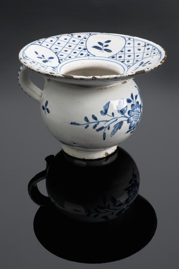 Spittoon, England, 1660-1760 | Science Museum Group Collection