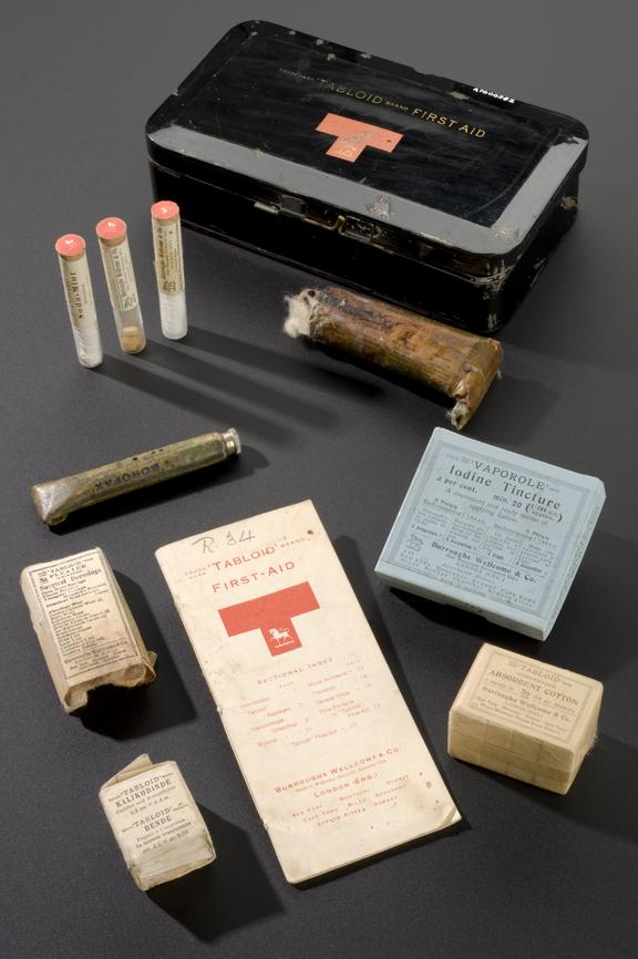 'Tabloid' first aid kit used on the first direct transatlantic flight ...