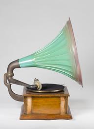 Parlophone horn gramophone | Science Museum Group Collection