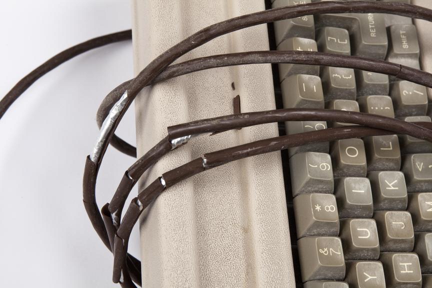 ICL Perq 1a computer with accessories | Science Museum Group Collection