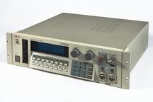 Akai S1000 digital sampler | Science Museum Group Collection