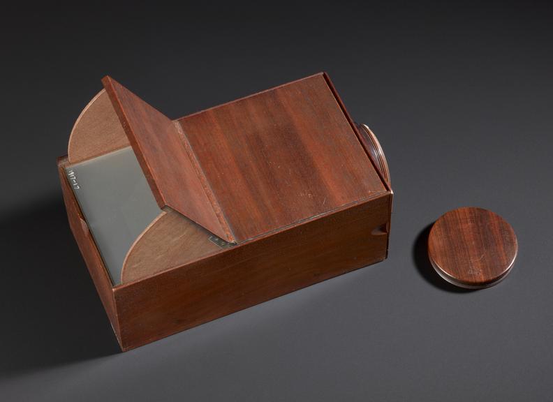 Box-type Camera Obscura | Science Museum Group Collection