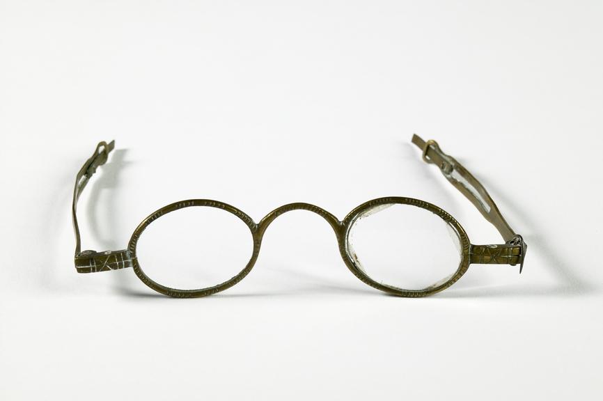 Spectacles with decorated brass frames | Science Museum Group Collection