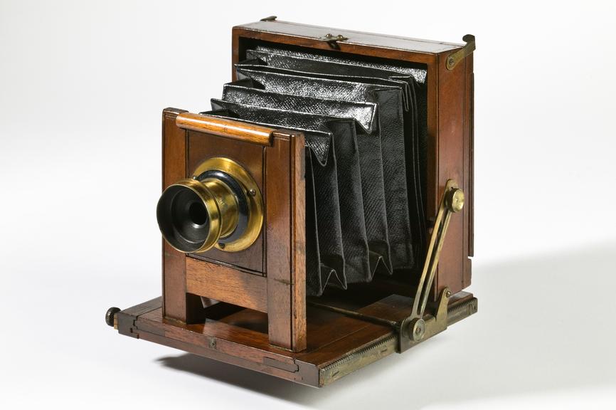 Bellow plate camera in case with accessories | Science Museum Group ...