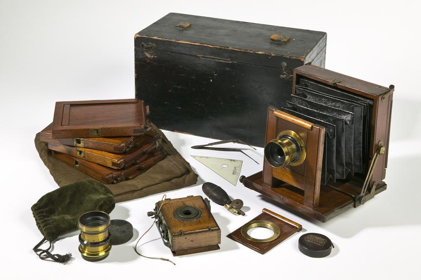 Bellow plate camera in case with accessories | Science Museum Group ...