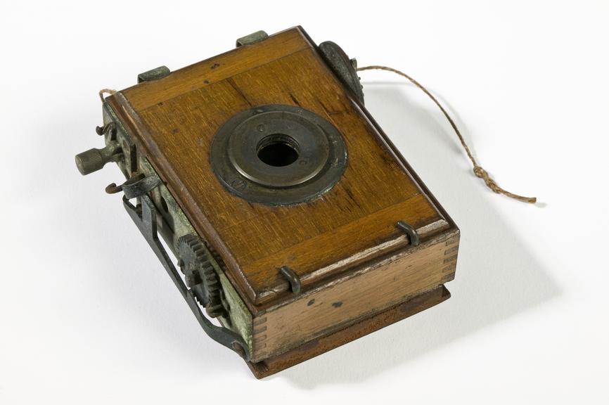 Bellow plate camera in case with accessories | Science Museum Group ...