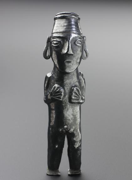 Silver male deity statue, Peruvian. | Science Museum Group Collection