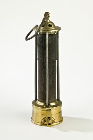 Protector Lamp Co. Ltd Davy type lamp | Science Museum Group Collection