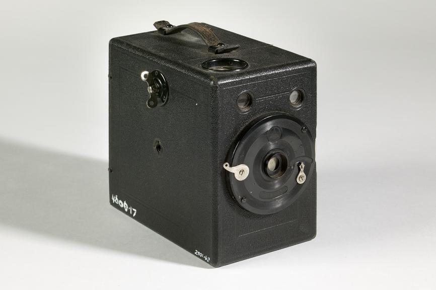 Ernemann Box Camera | Science Museum Group Collection