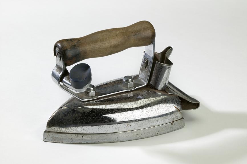 Ediswan electric iron by Edison Swan Electric Co. Ltd | Science Museum ...
