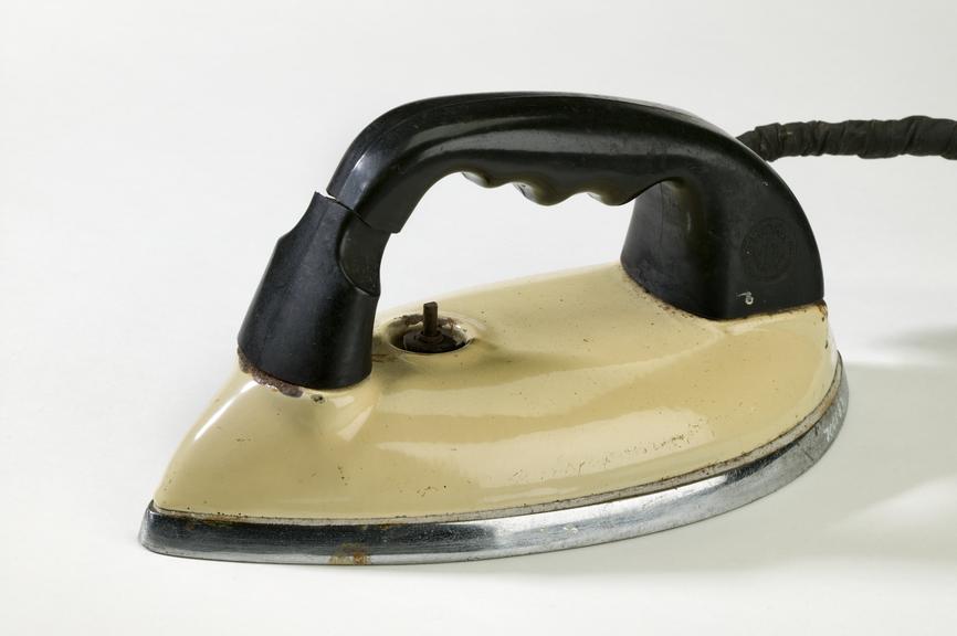 'Mary Ann Doubleway' type B iron by Thorn Electrical Industries Ltd ...