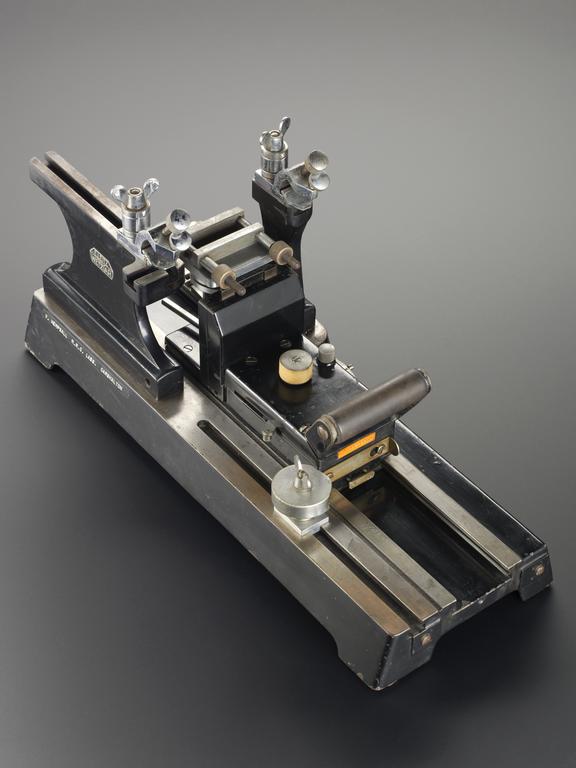 Leitz base sledge microtome | Science Museum Group Collection