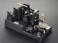 Flat cutting rocking microtome by Cambridge Instrument Company ...