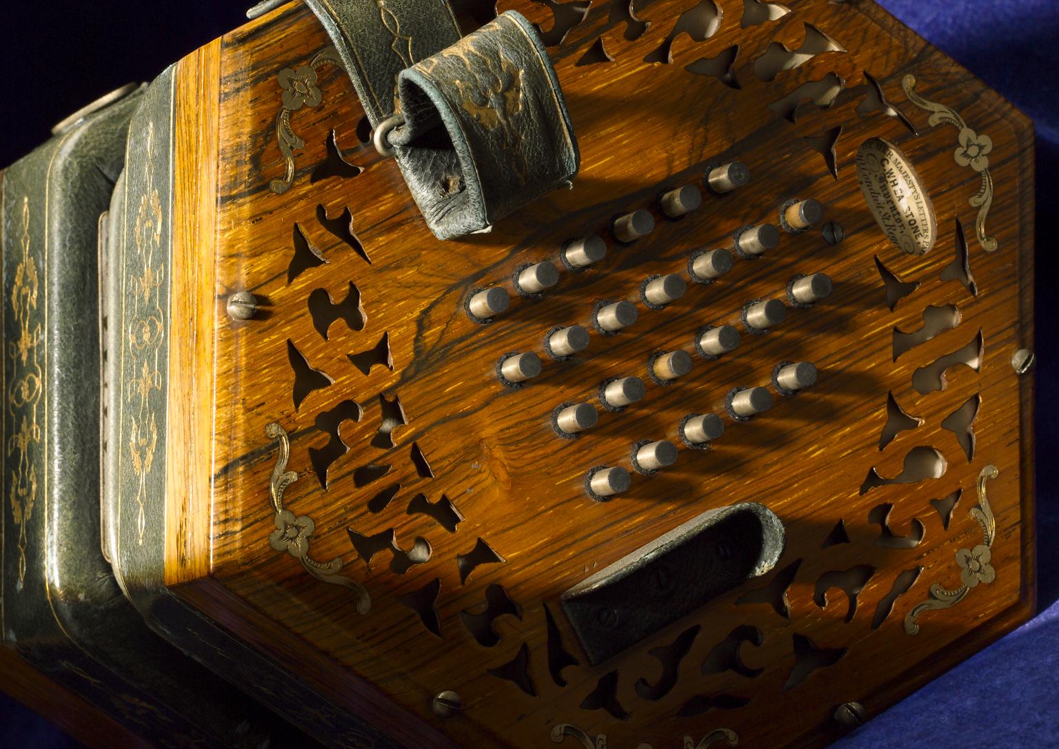 Wheatstone concertina | Science Museum Group Collection