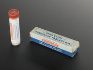 Phial of Penavlon penicillin tablets | Science Museum Group Collection