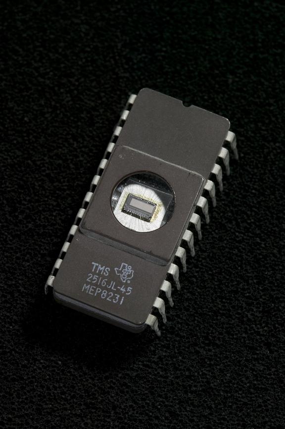 2 KB EPROM chip | Science Museum Group Collection