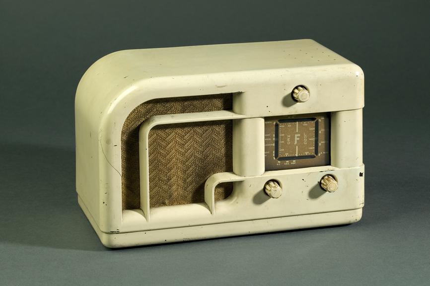 Ferranti Model 546 Radio | Science Museum Group Collection
