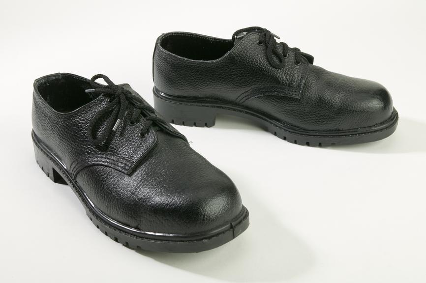 Servisair Industrial uniform shoe | Science Museum Group Collection