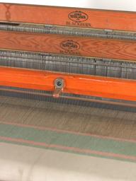 Northrop single-shuttle 'S' loom with automatic bobbin insertion ...