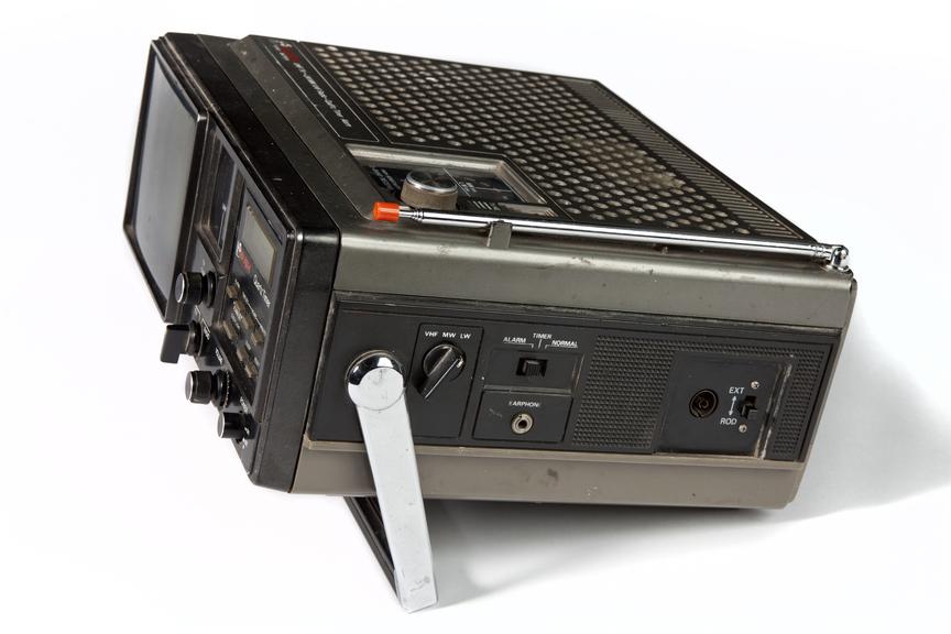 Bush combined radio/television/alarm clock | Science Museum Group ...