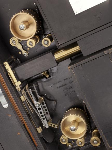 Prestwich Model 5 cine camera used by Herbert Ponting | Science Museum ...