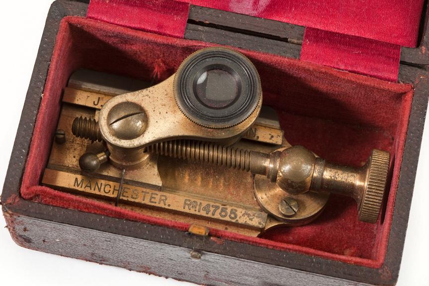 Microscope cloth counting glass by Casartelli | Science Museum Group ...