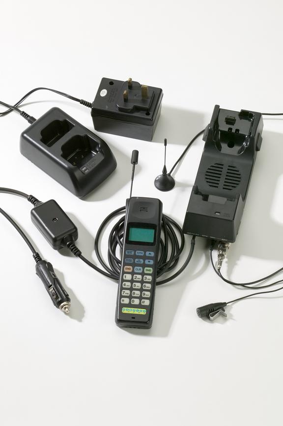 Model PP800 People's Phone Mobile Phone | Science Museum Group Collection