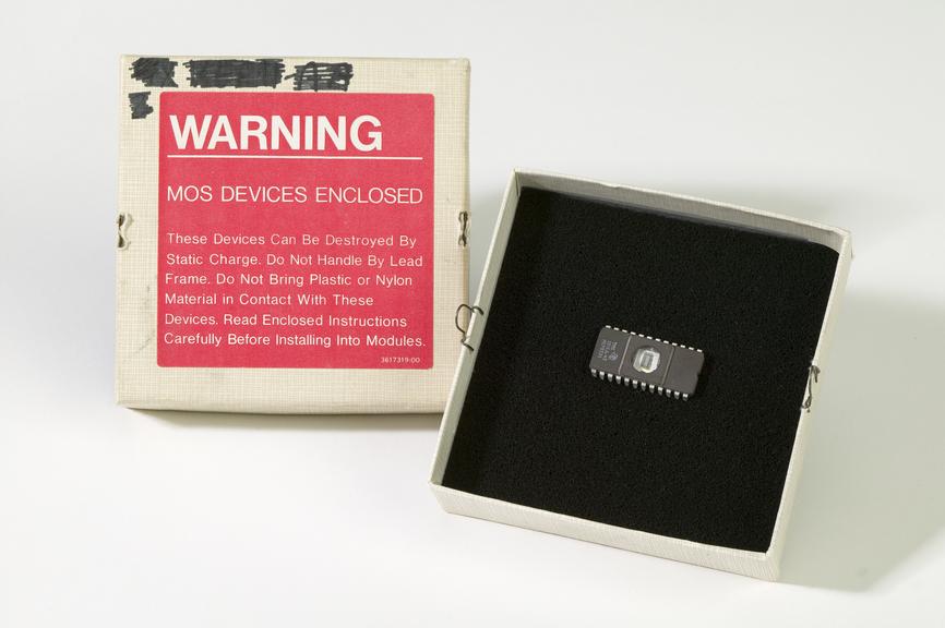 2 KB EPROM chip | Science Museum Group Collection