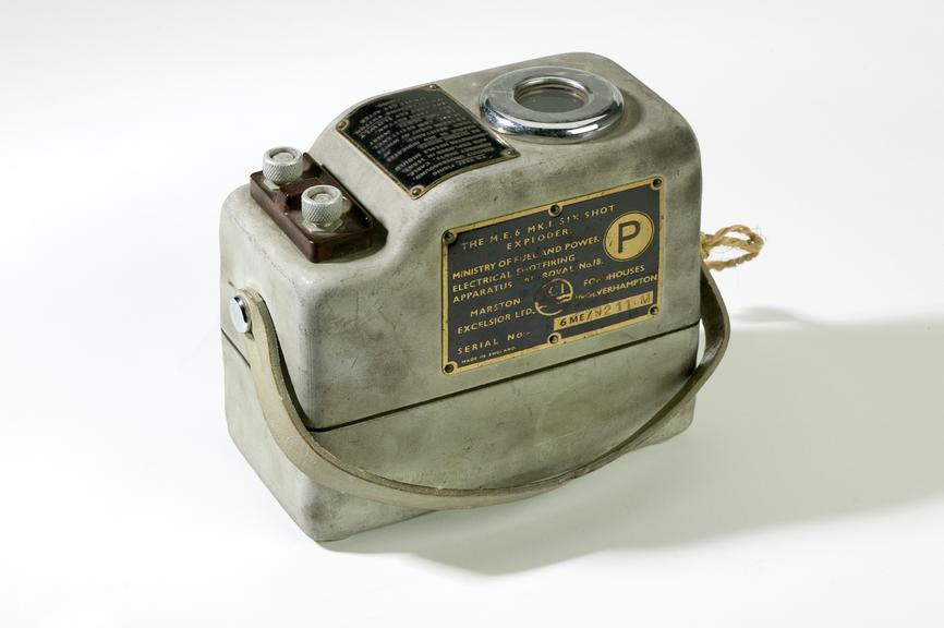 Electric shot-firing apparatus | Science Museum Group Collection