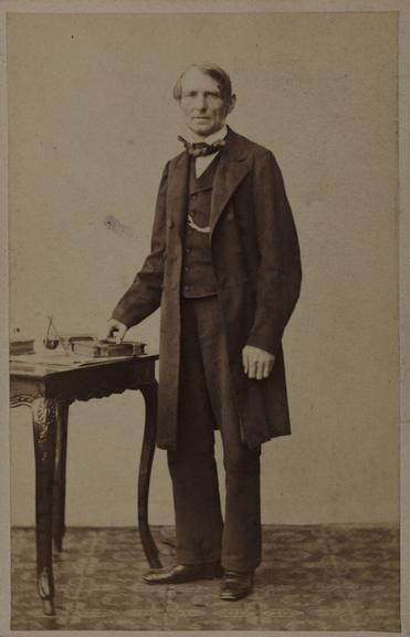18 Carte de Visite portrait photographs of Victorian scientists &c ...