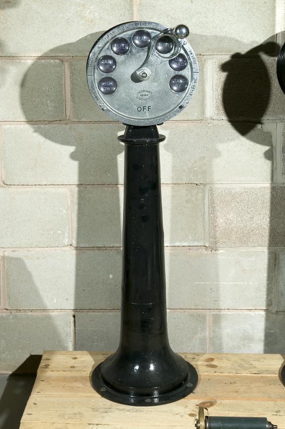 Turbine control telegraph transmitter | Science Museum Group Collection