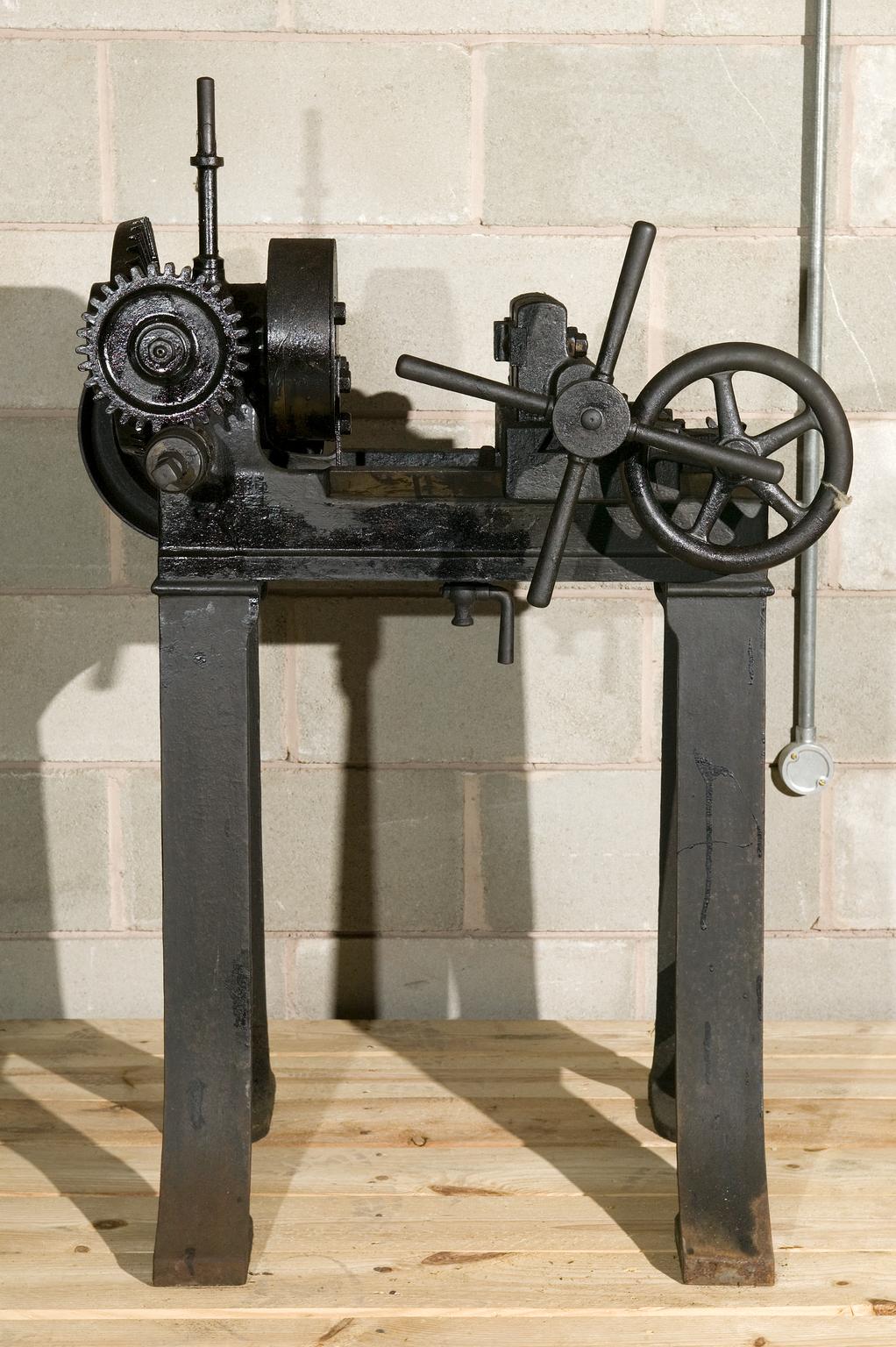 Thread cutting machine made by J. Carter & Company | Science Museum ...